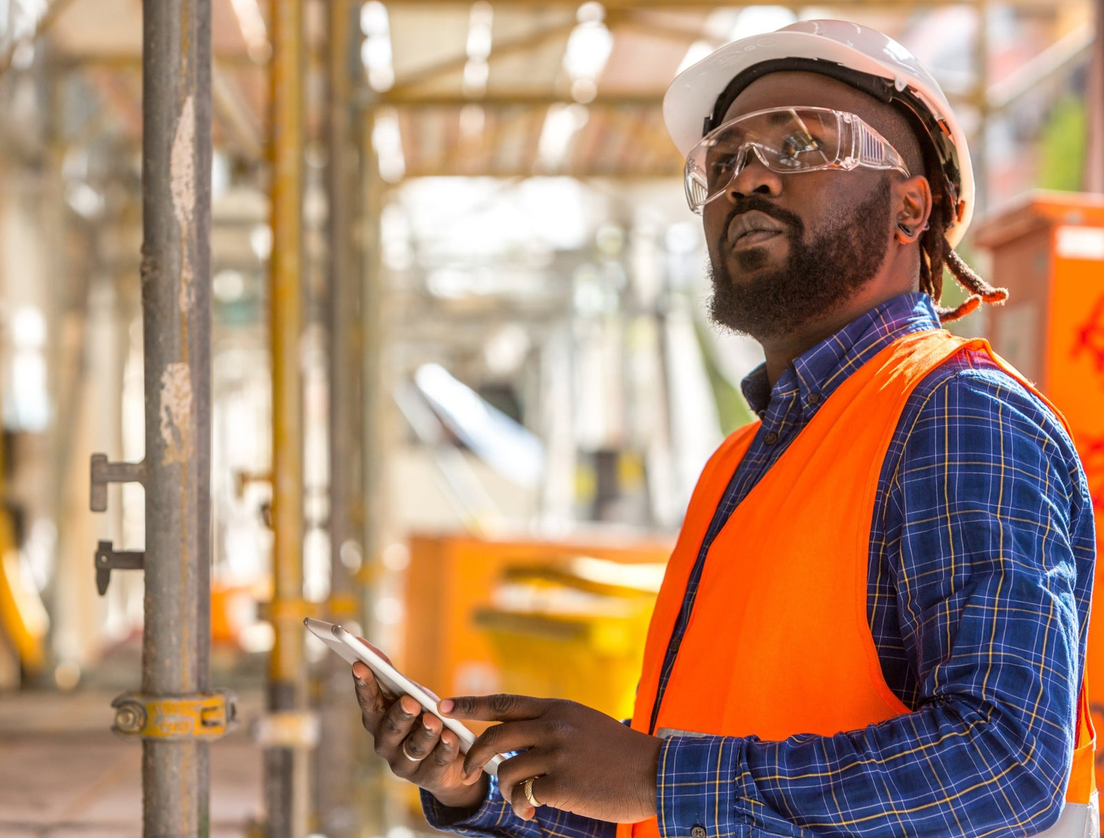 Identifying the Best Safety Goggles for Your Industry – Eclipse Optics
